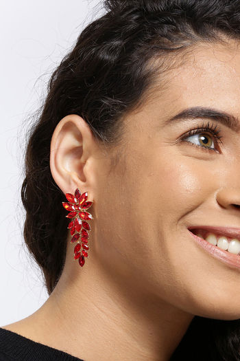 Stylish red earrings store